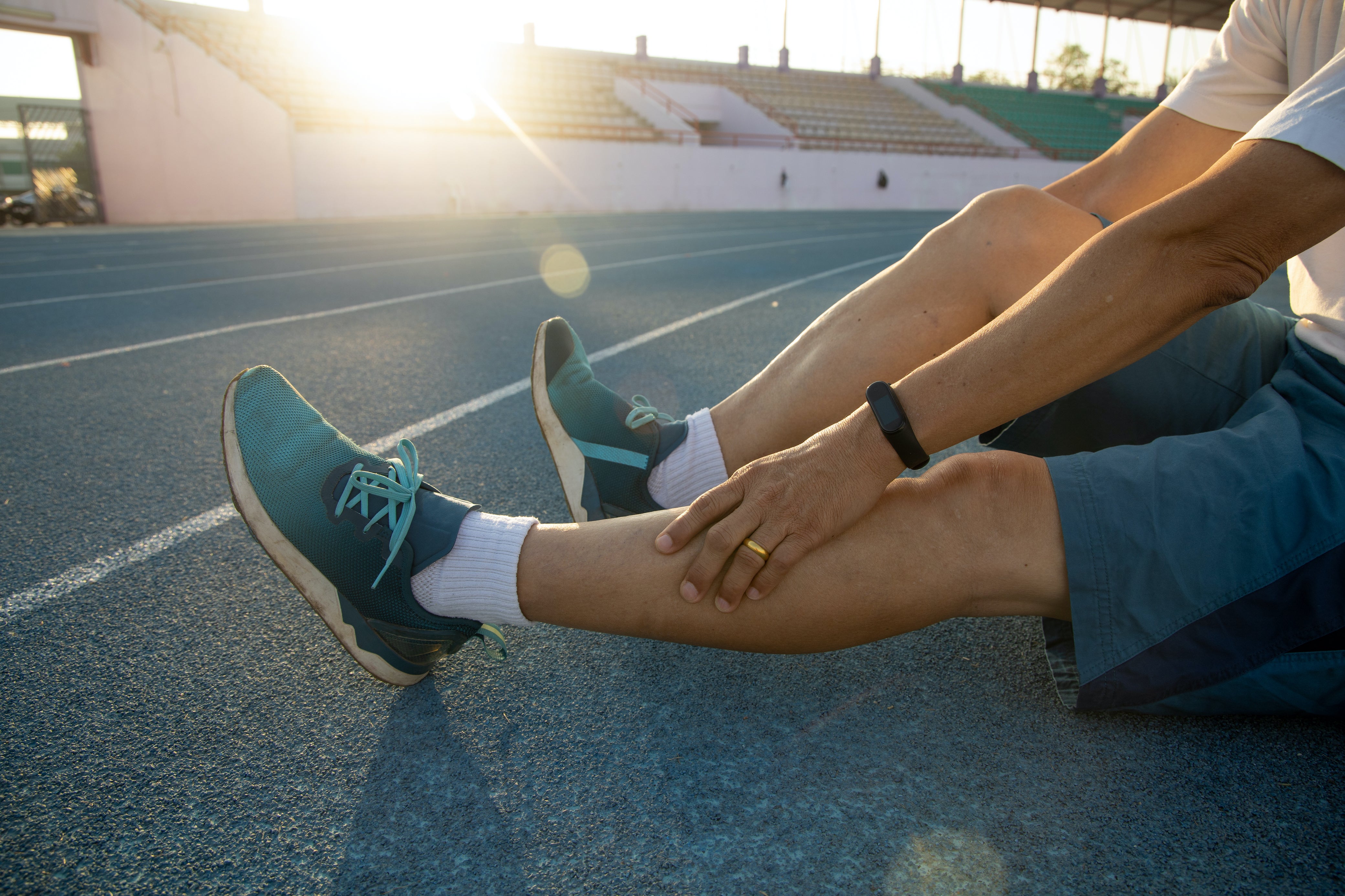 Can't Walk After Leg Day? 10 Tips to Help You Recover - Steel Supplements